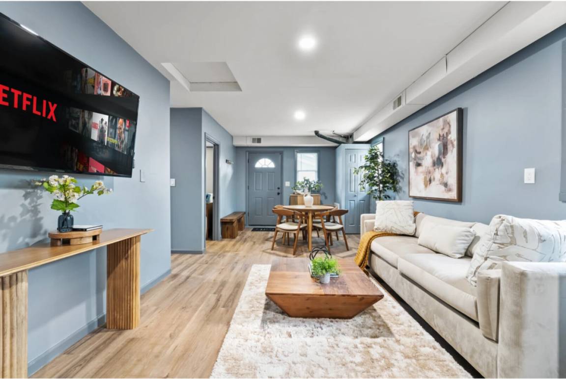 84 M² Apartment ∙ 2 Bedrooms ∙ 4 Guests - Downers Grove, IL