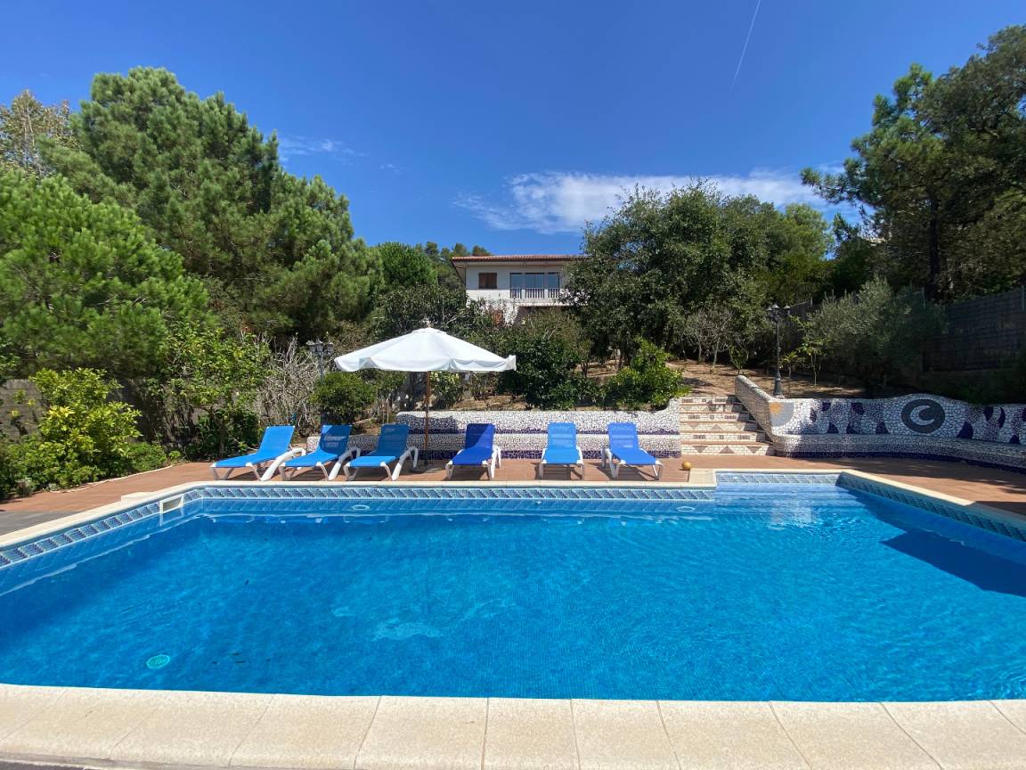 240 M² Villa ∙ 6 Schlafzimmer ∙ 15 Gäste - Lloret de Mar