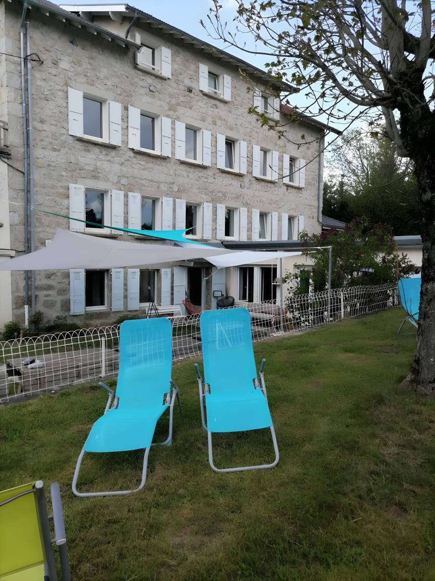 400 M² Maison De Vacances ∙ 11 Chambres ∙ 26 Personnes - Haute-Loire