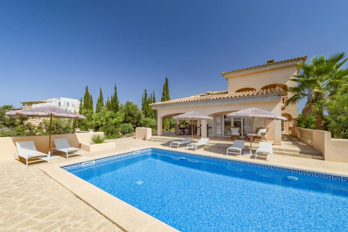 180 M² Villa ∙ 3 Bedrooms ∙ 6 Guests - Porto Cristo