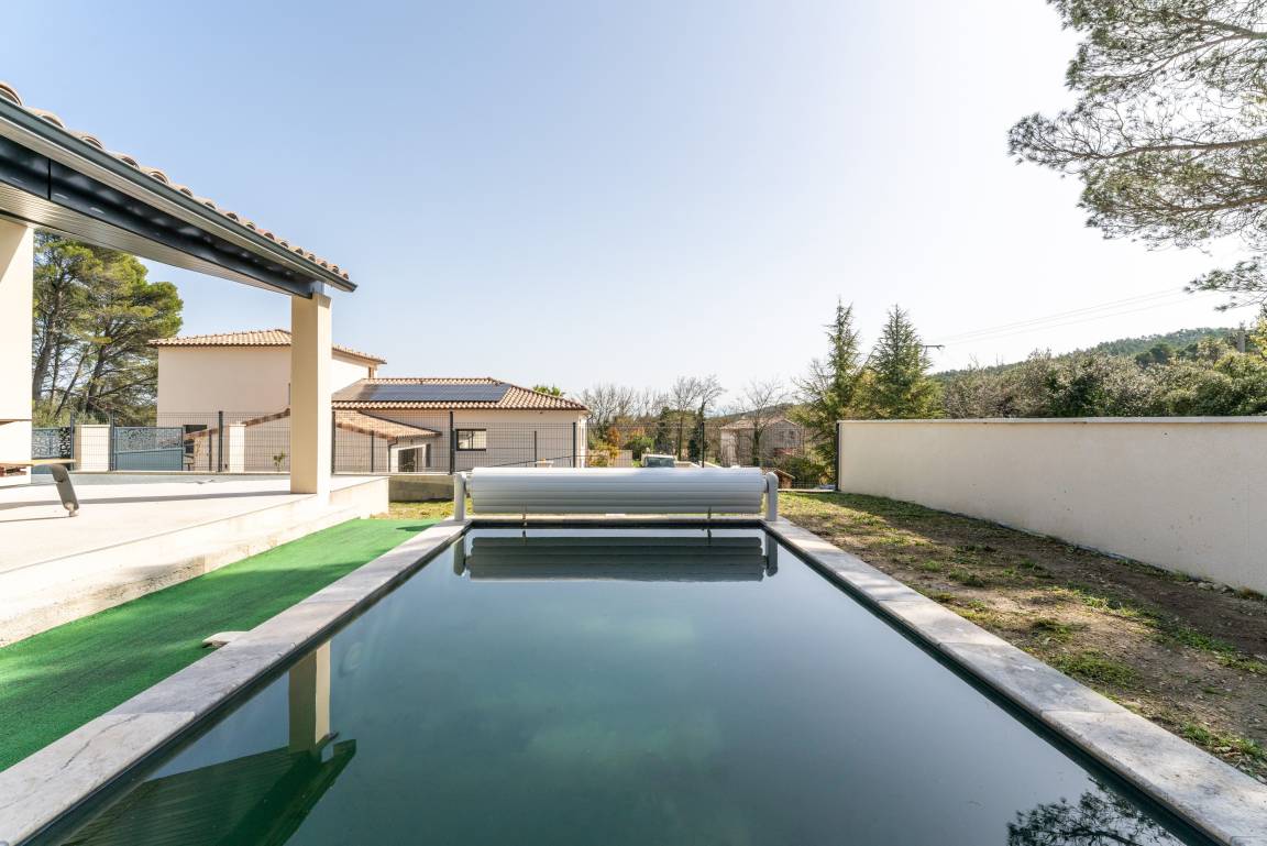 110 M² Villa ∙ 4 Slaapkamers ∙ 10 Gasten - Mornas