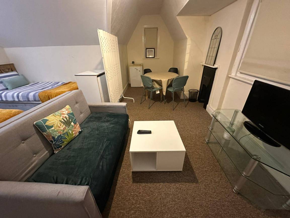 107 M² Apartment ∙ 3 Bedrooms ∙ 8 Guests - Southampton Airport (SOU)