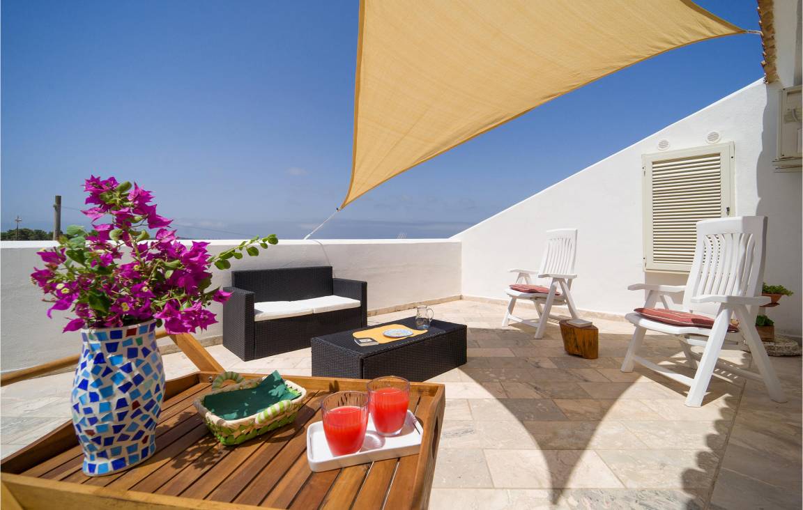 140 M² House ∙ 4 Bedrooms ∙ 7 Guests - Marsala