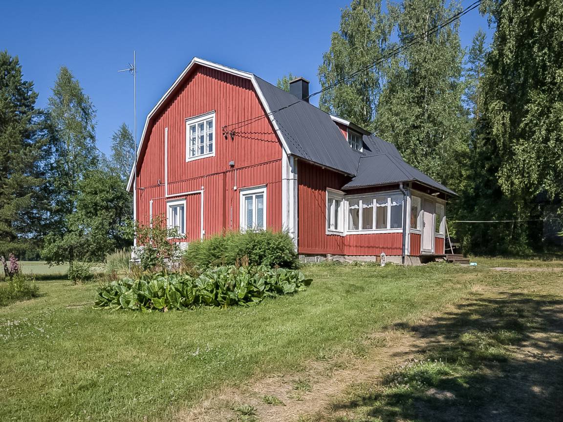 125 M² Talo ∙ 2 Makuuhuonetta ∙ 8 Vierasta - Askola