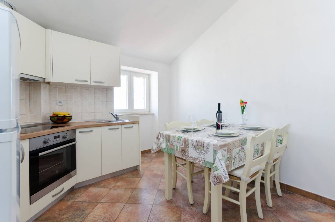 70 M² Ferienhaus ∙ 2 Schlafzimmer ∙ 4 Gäste - Mošćenička Draga