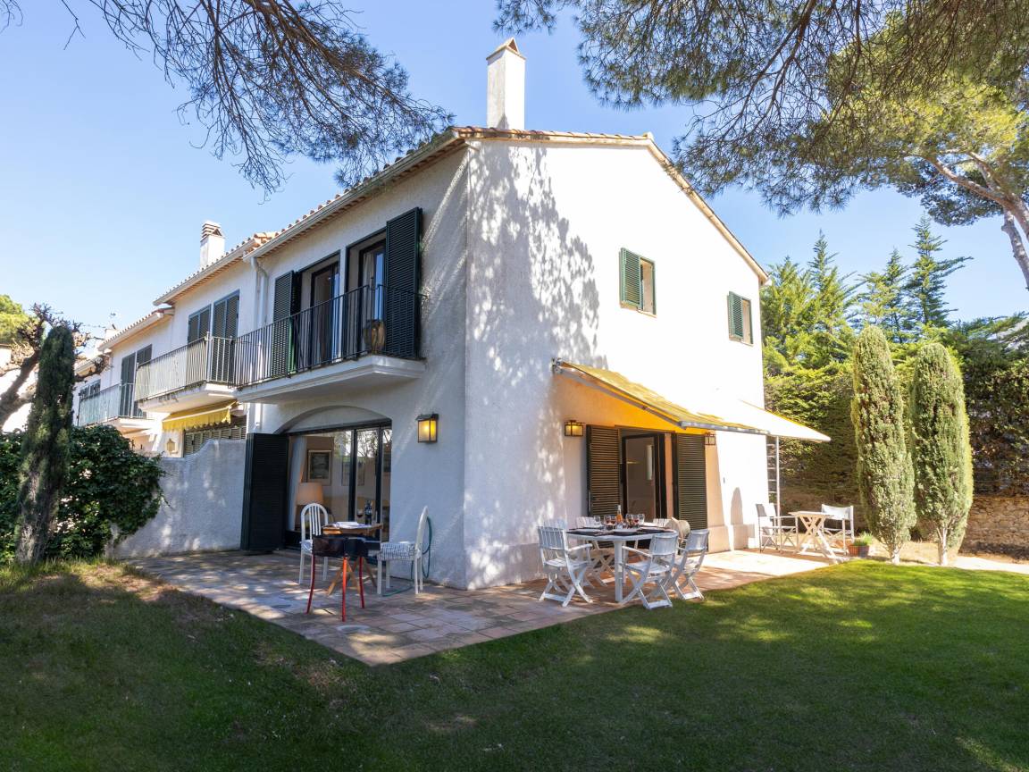 79 M² House ∙ 3 Bedrooms ∙ 6 Guests - Tamariu
