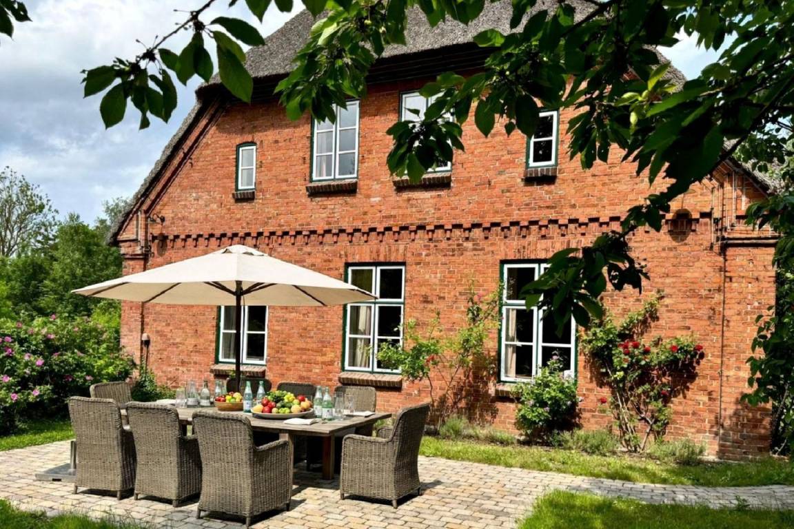 350 M² Ferienhaus ∙ 5 Schlafzimmer ∙ 9 Gäste - Hohenfelde