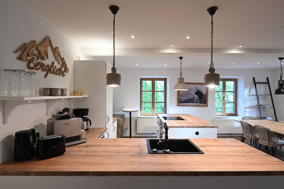 110 M² Ferienwohnung ∙ 2 Schlafzimmer ∙ 5 Gäste - Weilheim in Oberbayern