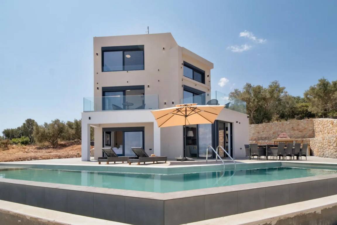 140 M² Villa ∙ 5 Slaapkamers ∙ 10 Gasten - Lefkada