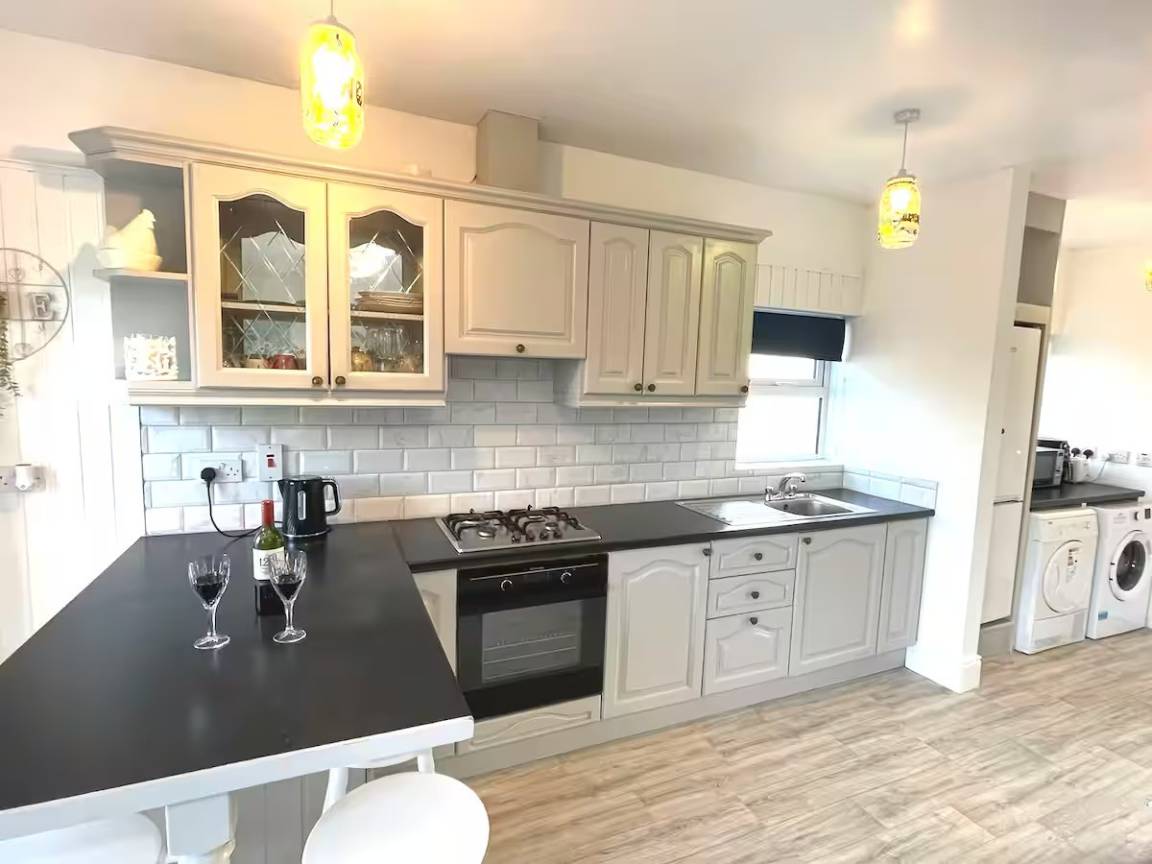 75 M² Lodge ∙ 2 Bedrooms ∙ 4 Guests - Tramore