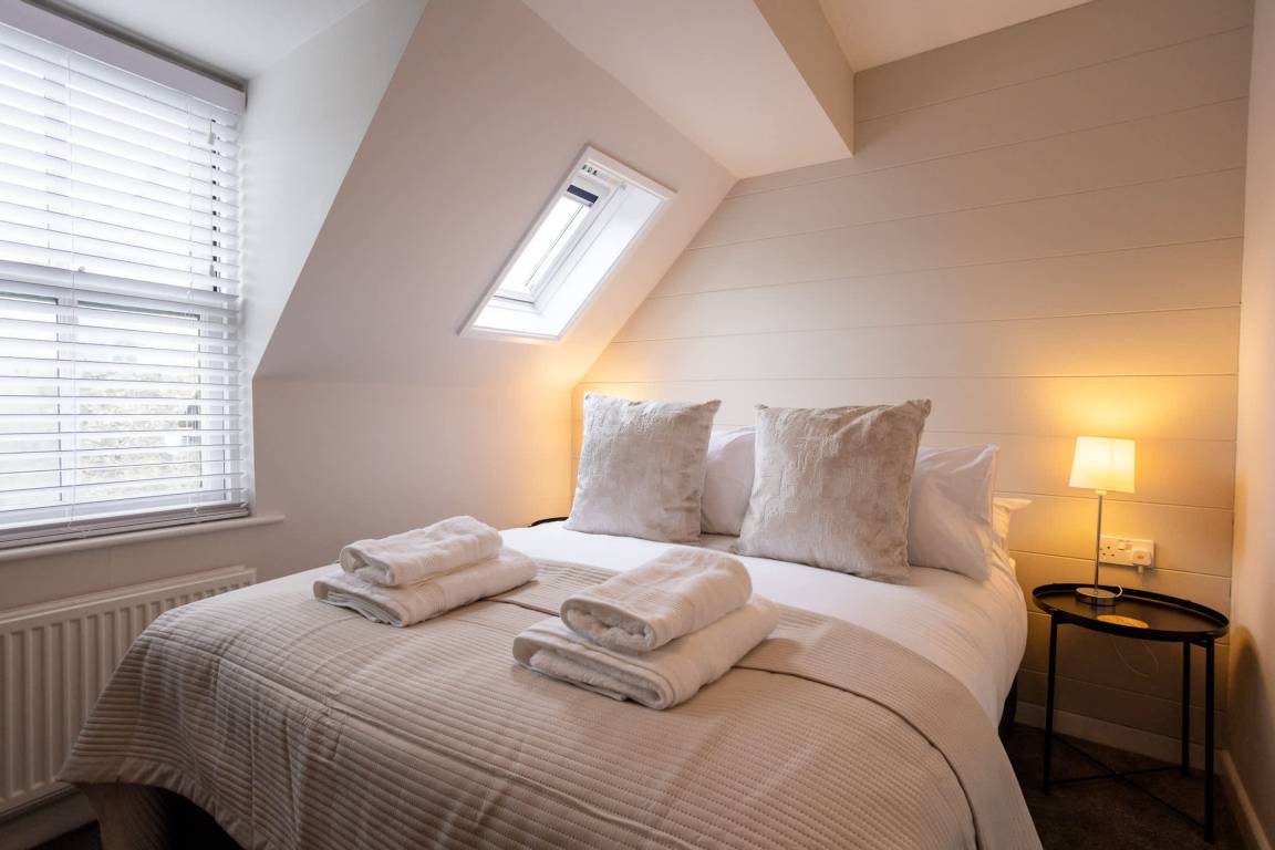 Apartment ∙ 2 Bedrooms ∙ 3 Guests - Castle Beach