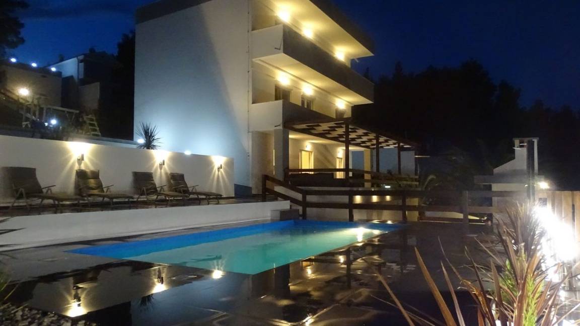 180 M² House ∙ 6 Bedrooms ∙ 12 Guests - Starigrad