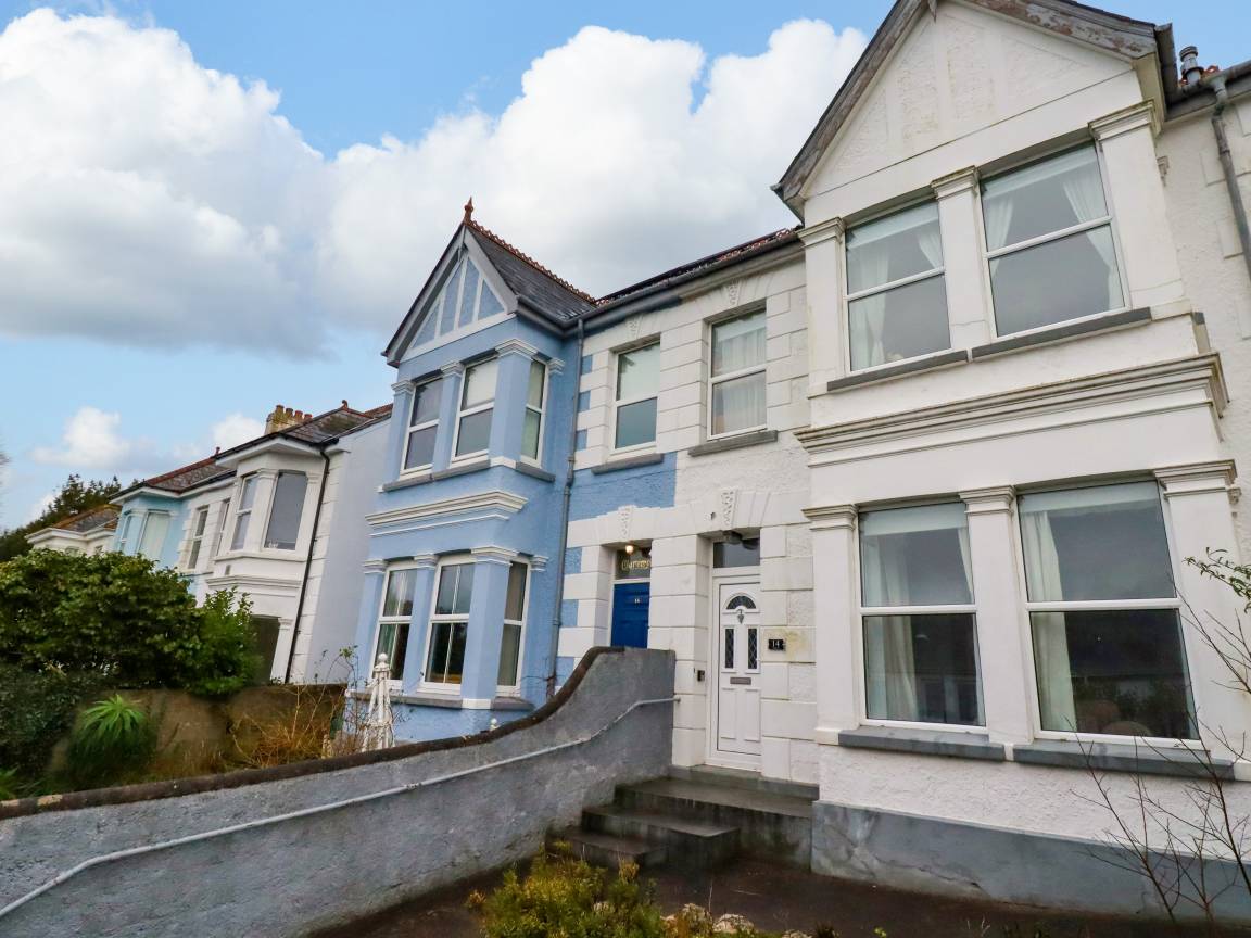 Cottage ∙ 4 Bedrooms ∙ 8 Guests - St Austell