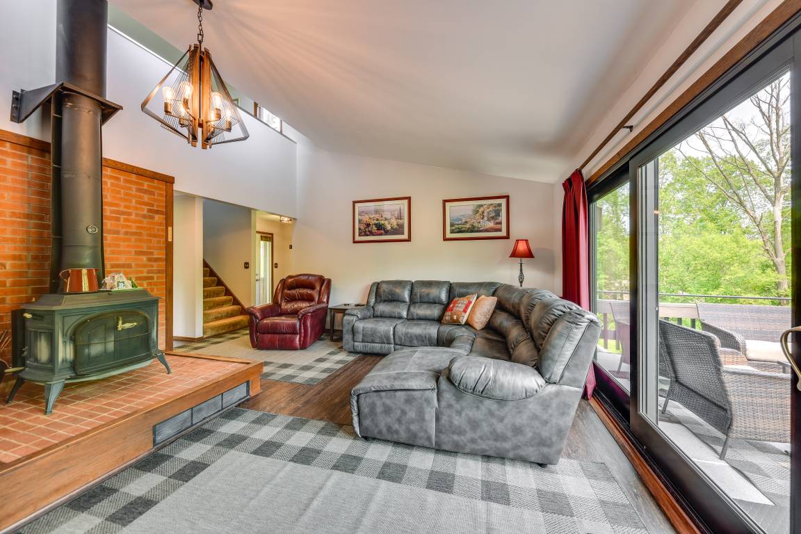 128 M² House ∙ 2 Bedrooms ∙ 10 Guests - Silver Lake, Salem