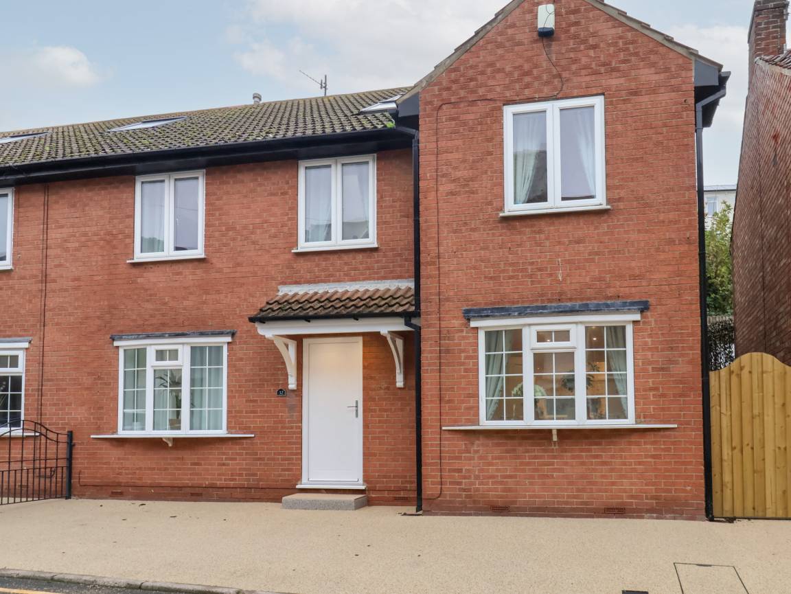 Cottage ∙ 5 Bedrooms ∙ 10 Guests - Scarborough