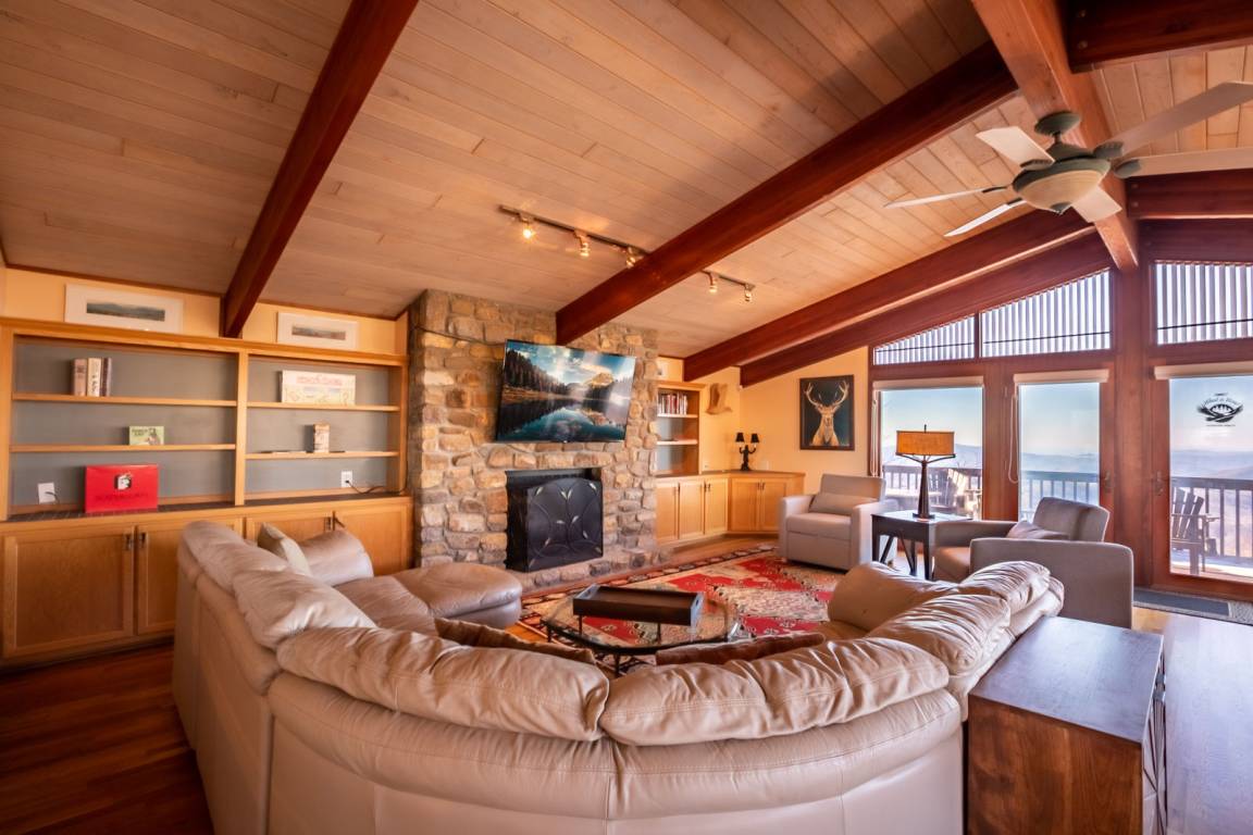 242 M² Cabin ∙ 4 Bedrooms ∙ 12 Guests - Banner Elk, NC