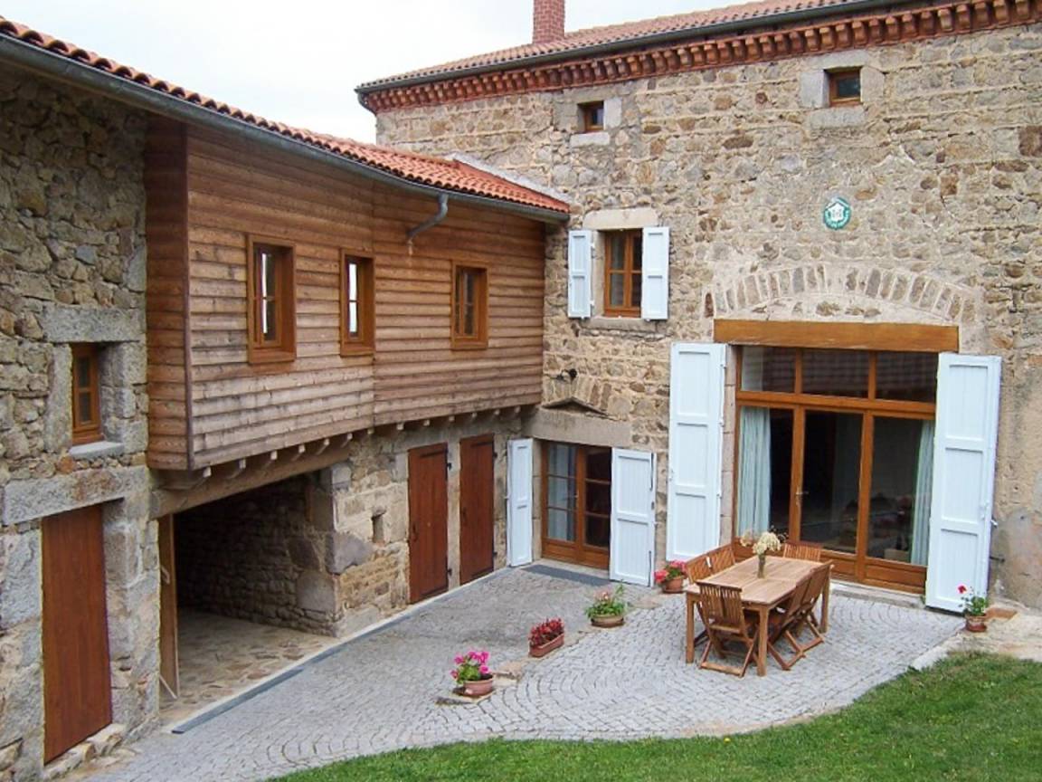 120 M² Gîte ∙ 4 Chambres ∙ 7 Personnes - Ambert
