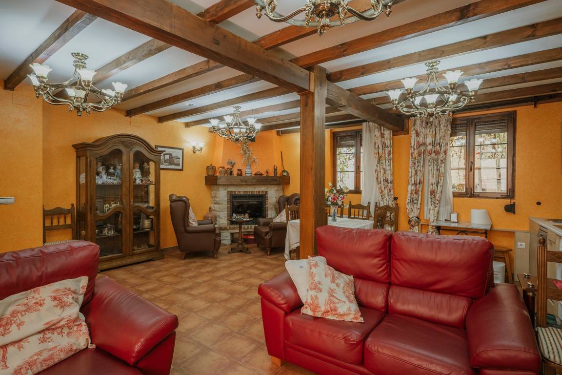 160 M² Apartment ∙ 5 Bedrooms ∙ 10 Guests - Ampudia