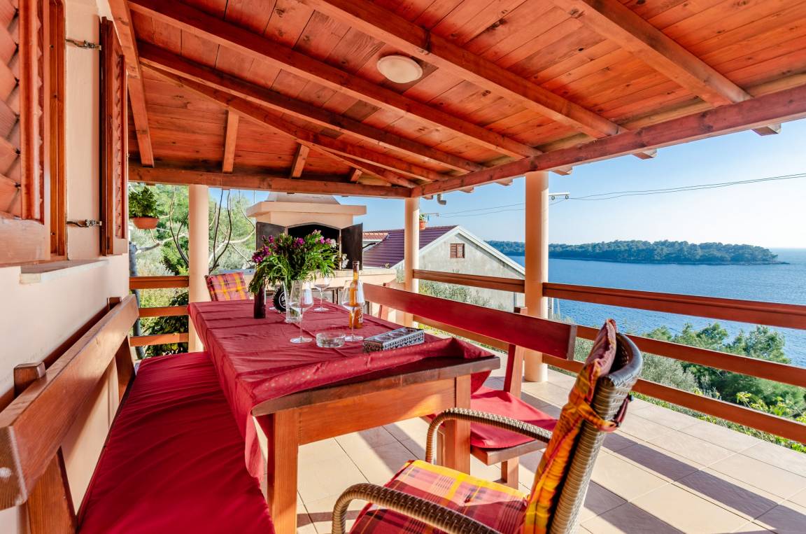 52 M² House ∙ 2 Bedrooms ∙ 5 Guests - Vela Luka