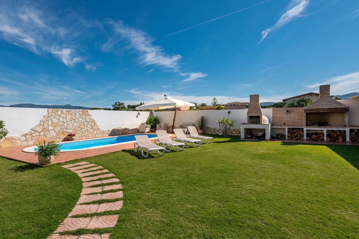 160 M² Villa ∙ 3 Bedrooms ∙ 12 Guests - Cagliari