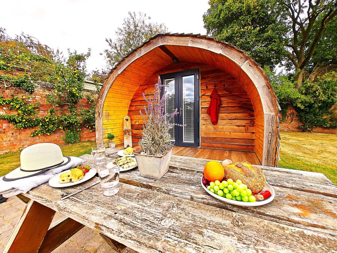 Camping ∙ 1 Bedroom ∙ 4 Guests - West Midlands