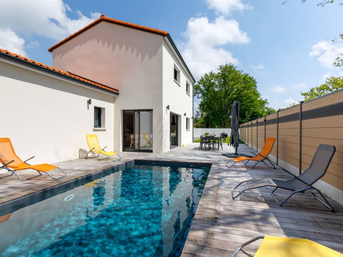 90 M² Maison De Vacances ∙ 3 Chambres ∙ 8 Personnes - Pornic