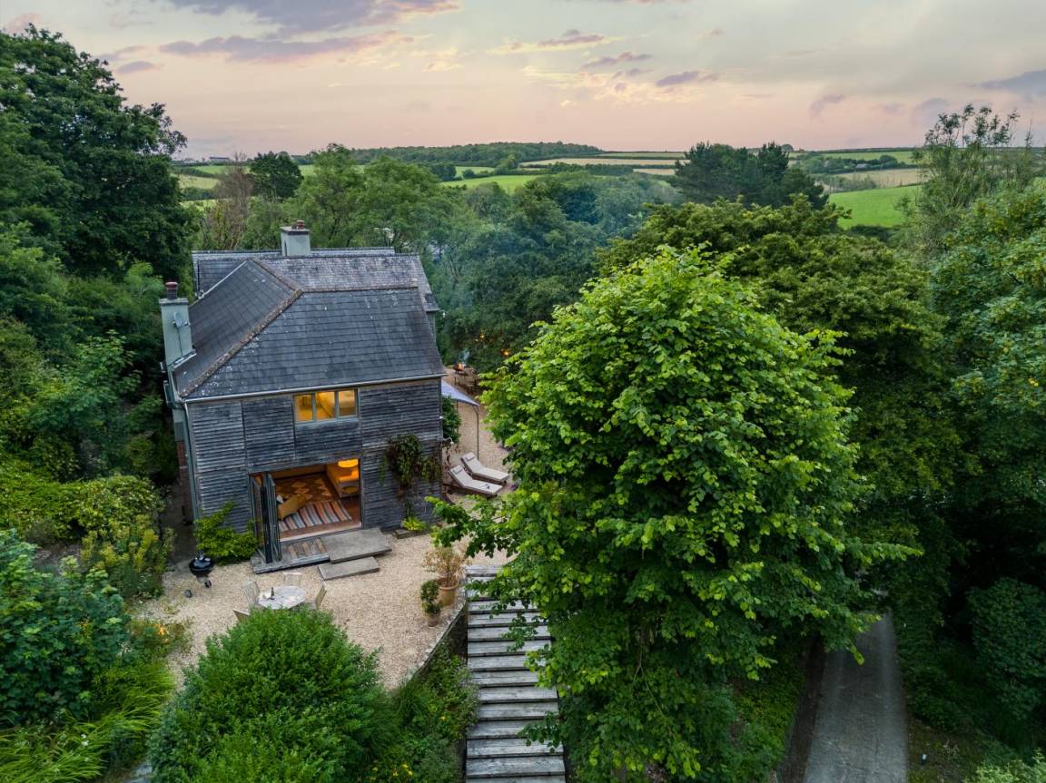 Cottage ∙ 5 Bedrooms ∙ 11 Guests - Newquay