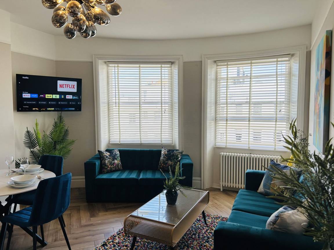 65 M² Apartment ∙ 2 Bedrooms ∙ 7 Guests - Brighton and Hove