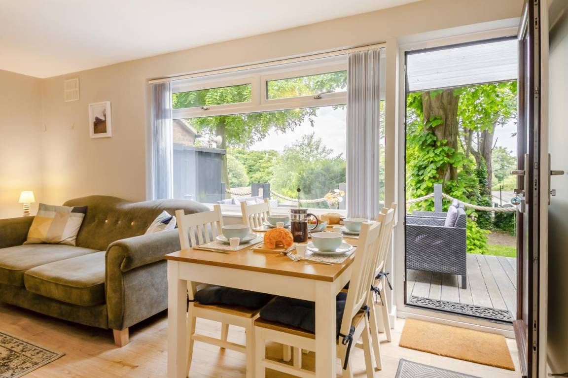 House ∙ 2 Bedrooms ∙ 4 Guests - Holt