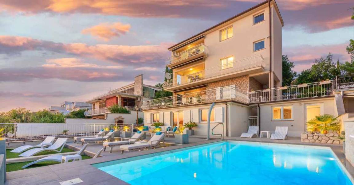 90 M² Apartment ∙ 2 Bedrooms ∙ 5 Guests - Crikvenica