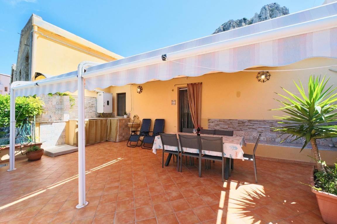 60 M² Huoneisto ∙ 2 Makuuhuonetta ∙ 5 Vierasta - Cefalù