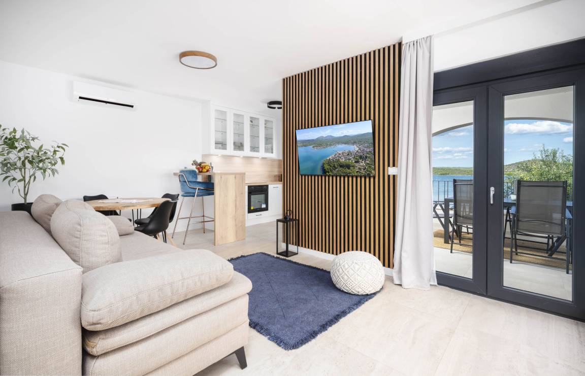 180 M² Ferienhaus ∙ 5 Schlafzimmer ∙ 14 Gäste - Šibenik