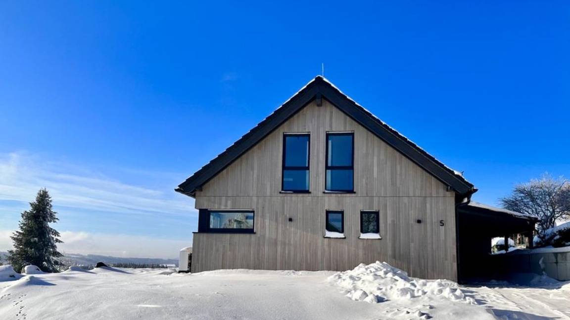 102 M² Hotelli ∙ 3 Makuuhuonetta ∙ 6 Vierasta - Schmallenberg