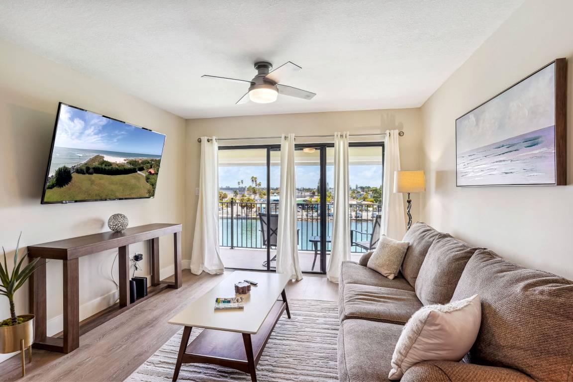 102 M² Condo ∙ 2 Bedrooms ∙ 6 Guests - Treasure Island, FL