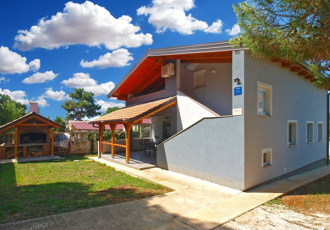 84 M² Maison De Vacances ∙ 5 Chambres ∙ 10 Personnes - Pula