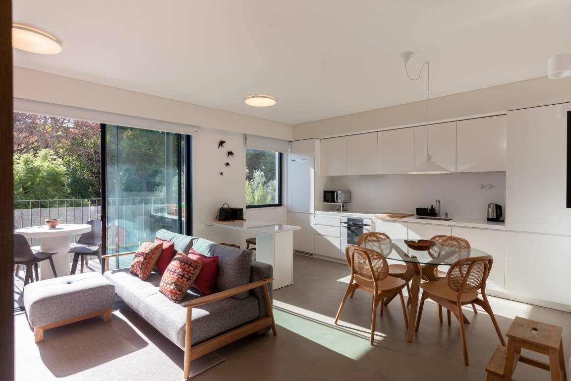 72 M² Apartamento ∙ 2 Quartos ∙ 4 Hóspedes - Almada