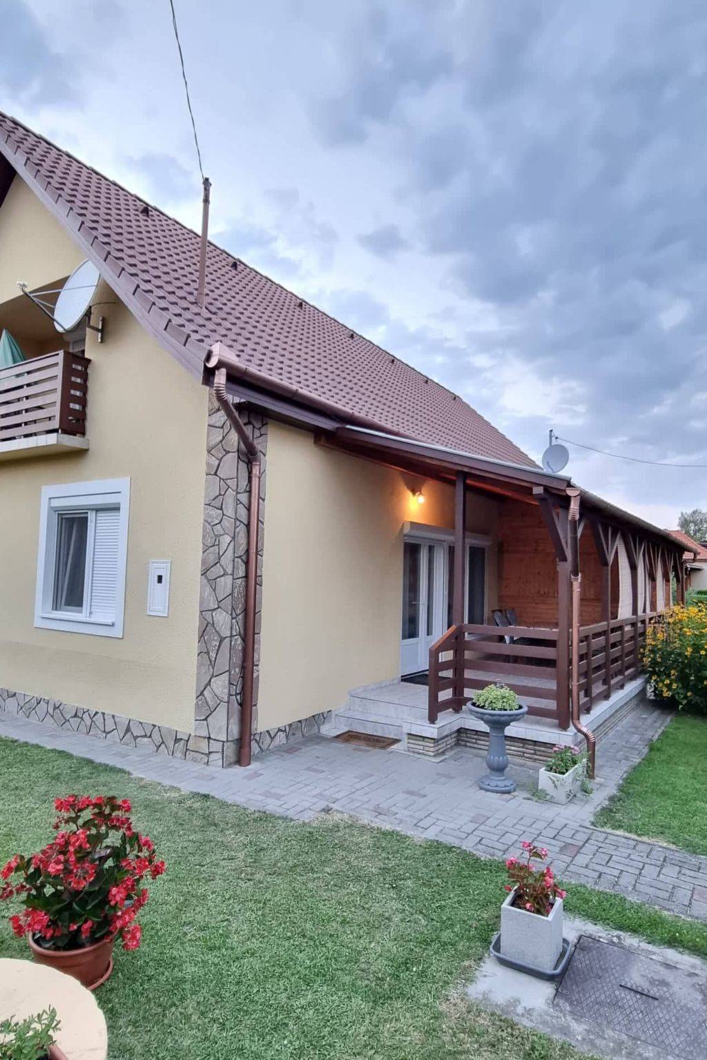 90 M² Ferienhaus ∙ 3 Schlafzimmer ∙ 6 Gäste - Badacsonytomaj