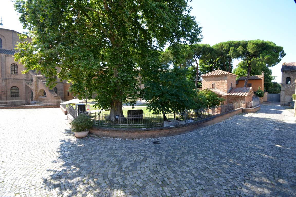 180 M² House ∙ 5 Bedrooms ∙ 10 Guests - Ravenna