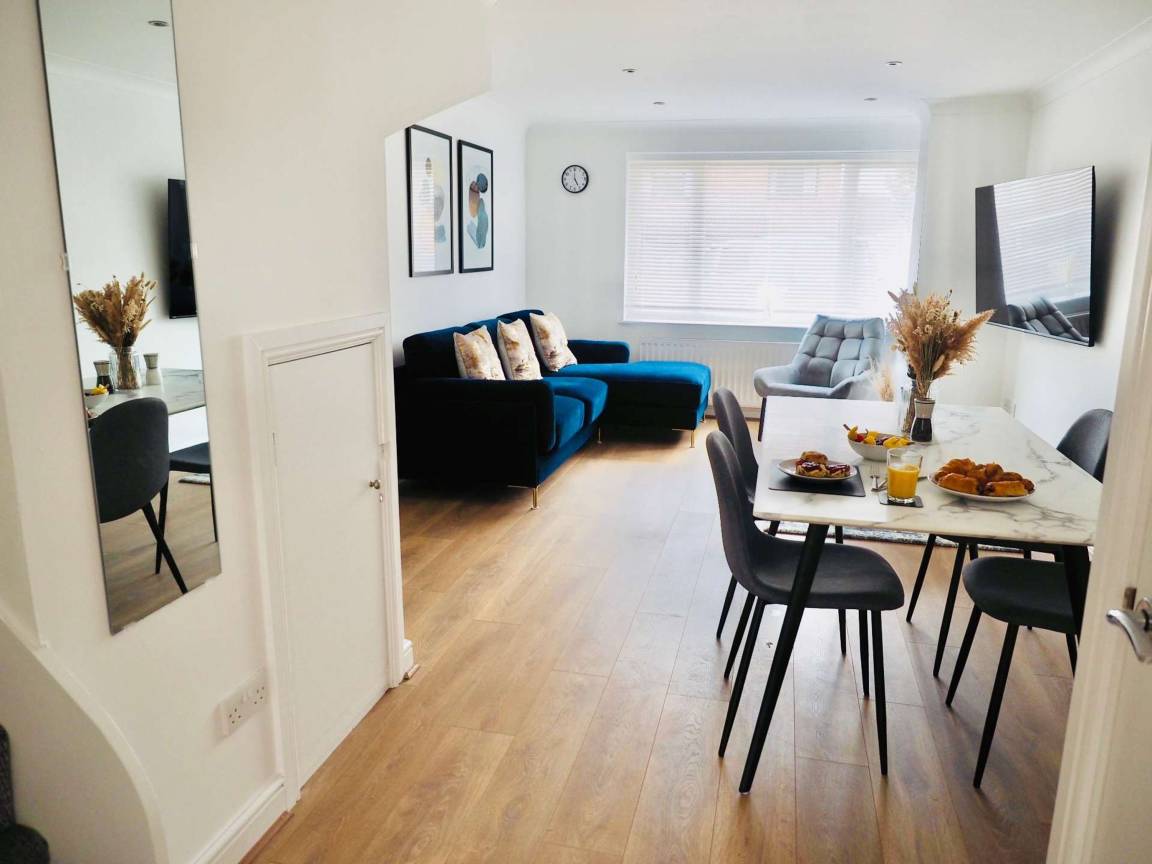 House ∙ 2 Bedrooms ∙ 4 Guests - Taunton