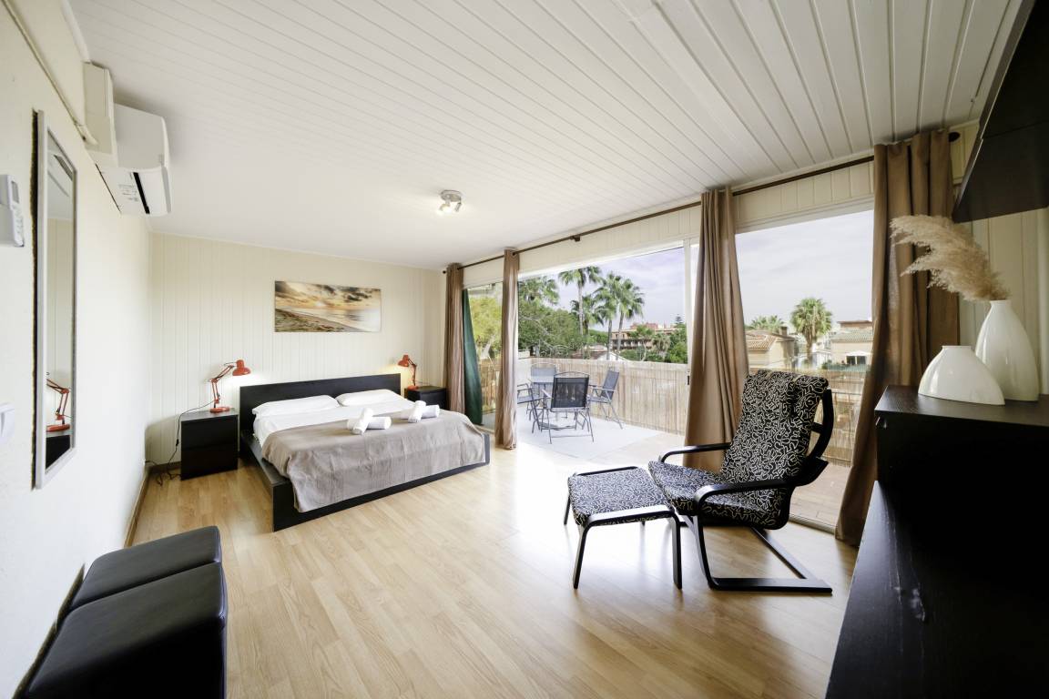 50 M² Apartamento ∙ 1 Habitación ∙ 4 Huéspedes - Casteldefels
