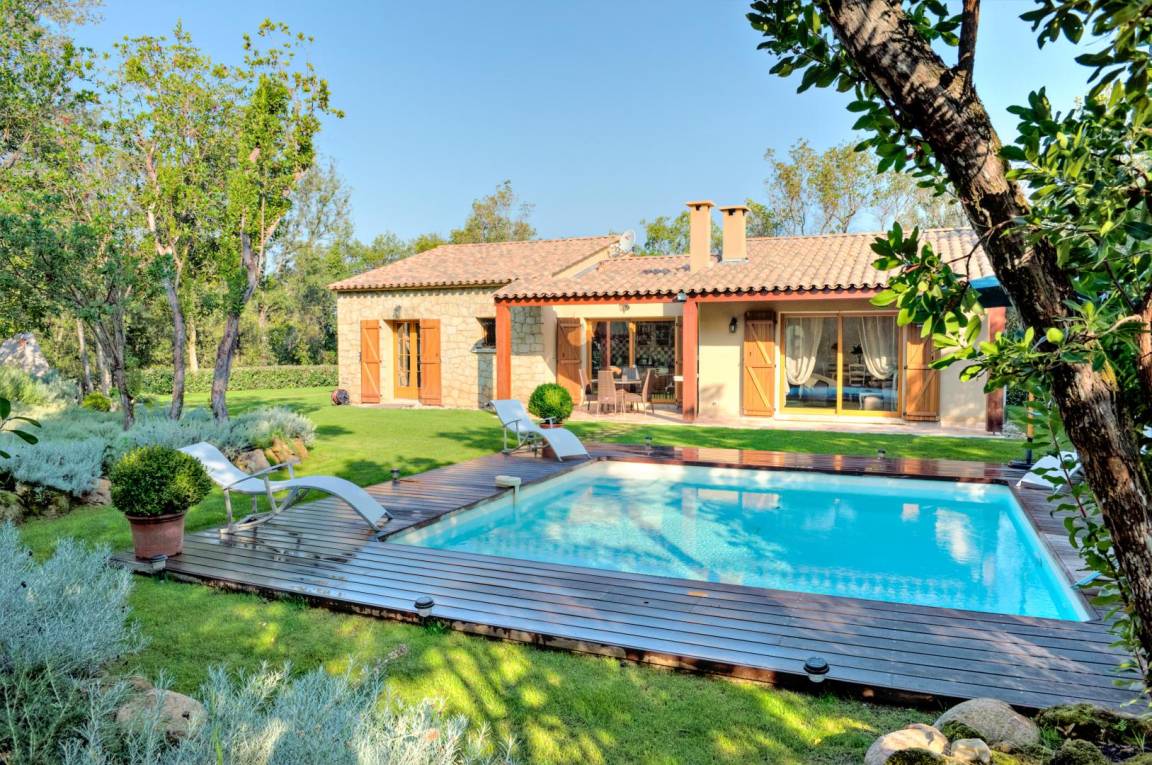 95 M² Gîte ∙ 2 Chambres ∙ 4 Personnes - Corse