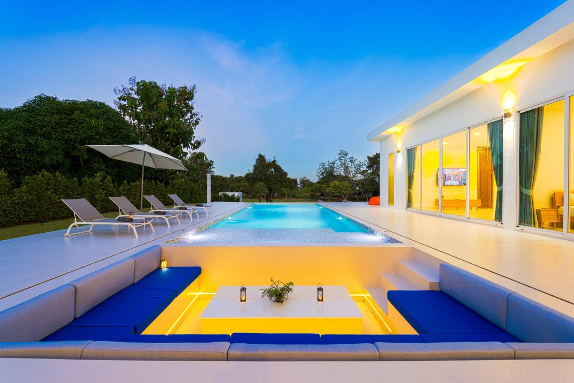 350 M² Villa ∙ 4 Bedrooms ∙ 10 Guests - Cha-am