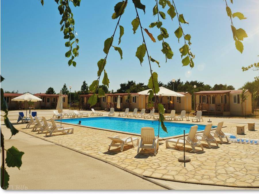 35 M² Caravan ∙ 3 Bedrooms ∙ 5 Guests - Privlaka