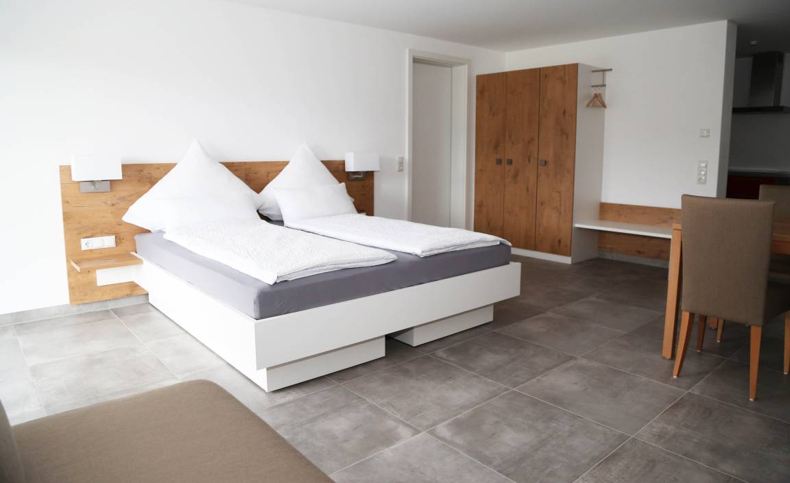 41 M² Ferienwohnung ∙ 1 Schlafzimmer ∙ 4 Gäste - Vaihingen an der Enz