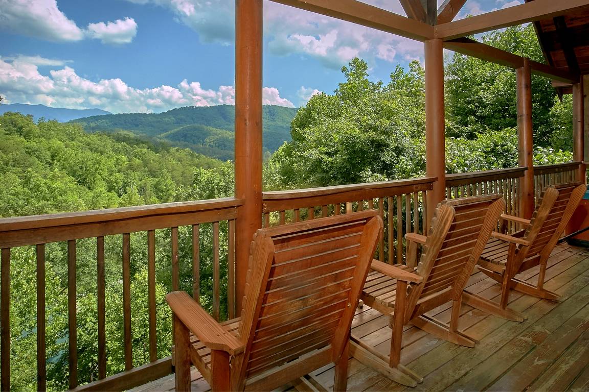 195 M² House ∙ 4 Bedrooms ∙ 12 Guests - Pigeon Forge, TN