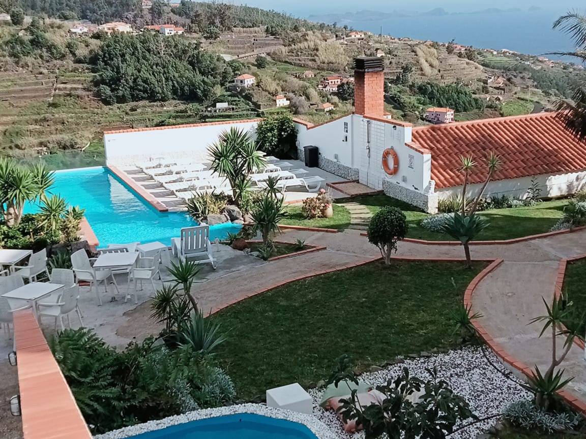 120 M² Apartamento ∙ 3 Quartos ∙ 8 Hóspedes - Madeira