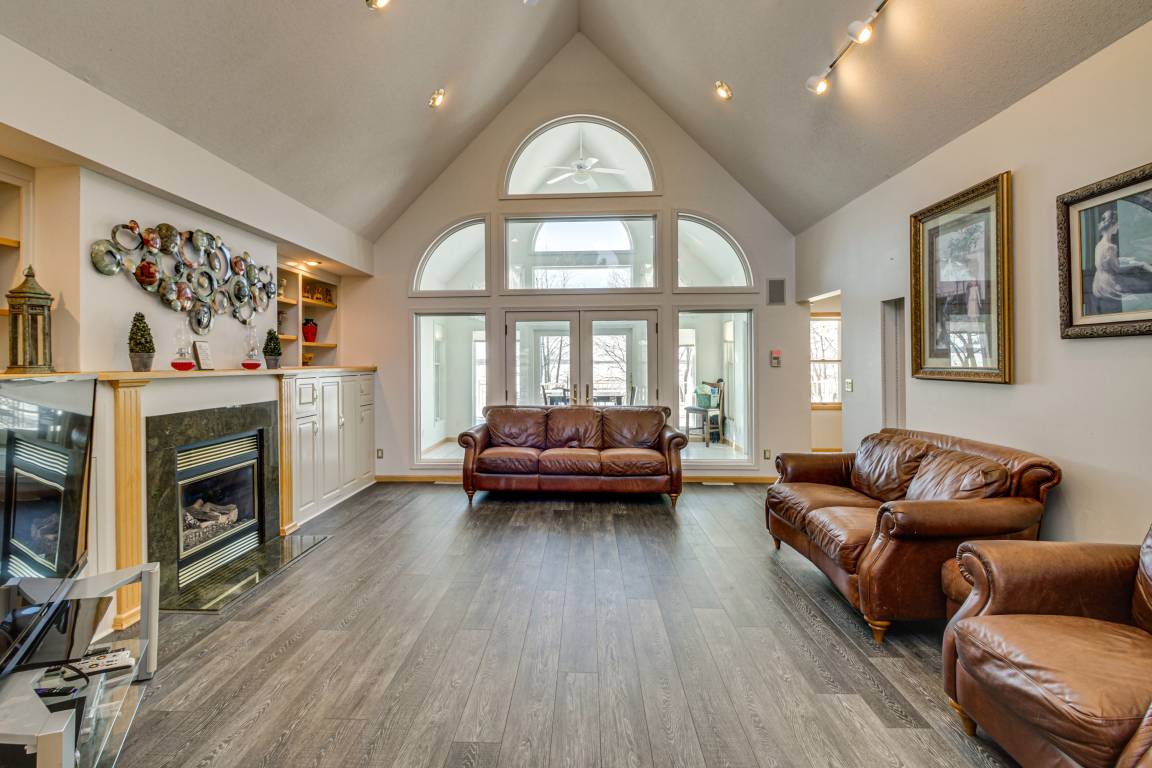 418 M² House ∙ 5 Bedrooms ∙ 10 Guests - Alexandria, MN