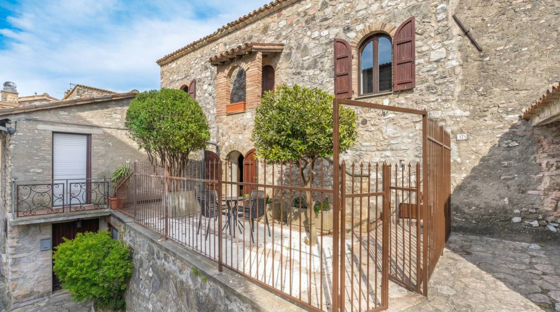 72 M² House ∙ 2 Bedrooms ∙ 4 Guests - Todi