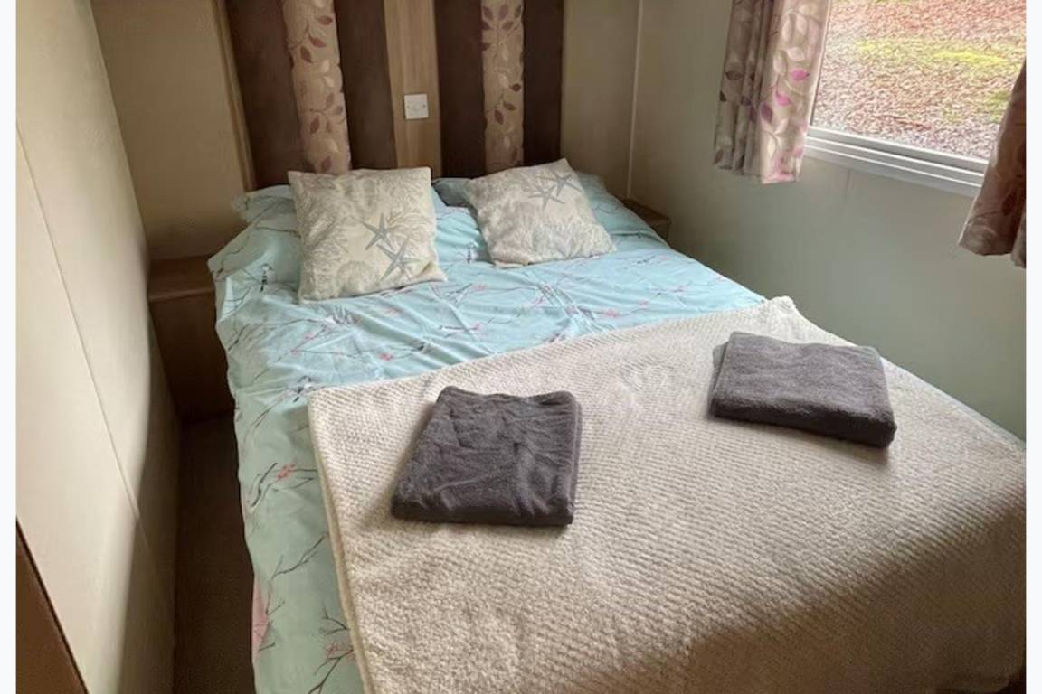 75 M² Cabin ∙ 3 Bedrooms ∙ 6 Guests - Isle of Wight