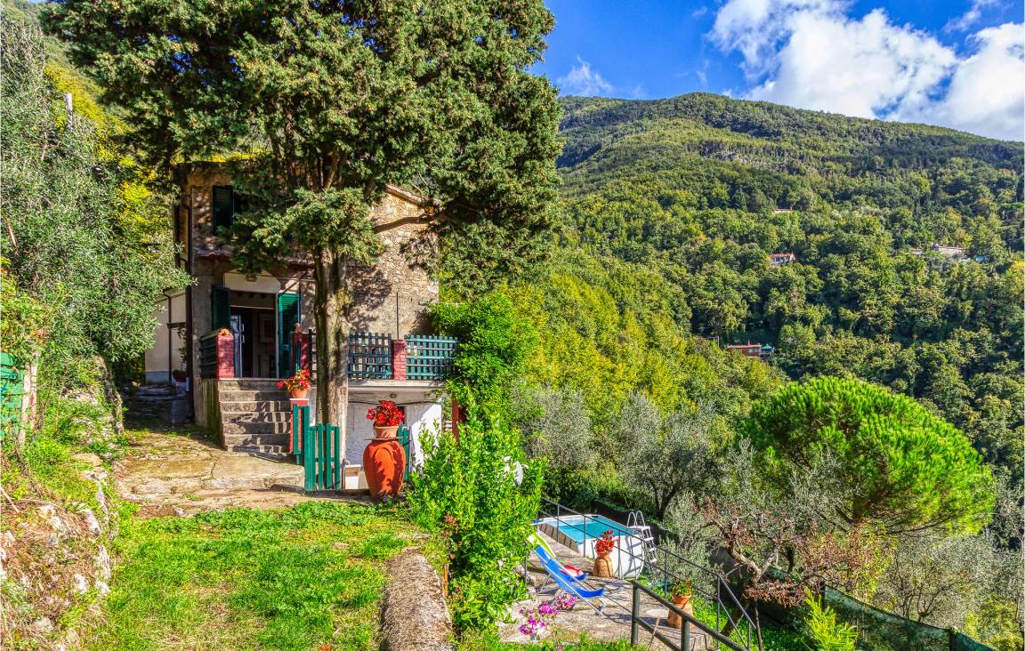 80 M² Maisonette ∙ 2 Bedrooms ∙ 4 Guests - Camaiore